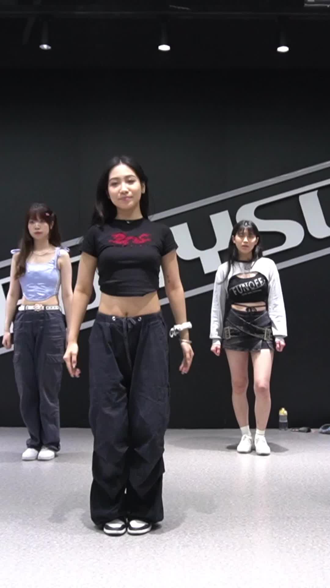 muse62：氛围感随意摇摆舞，让你随心舞动 - 抖音